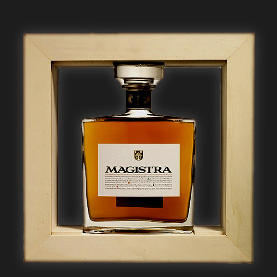 Aguardente Vínica Magistra